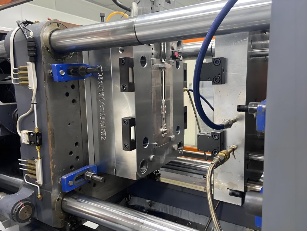 Injection Molding with High-Temperature Plastics - injectionmoldpopper.com