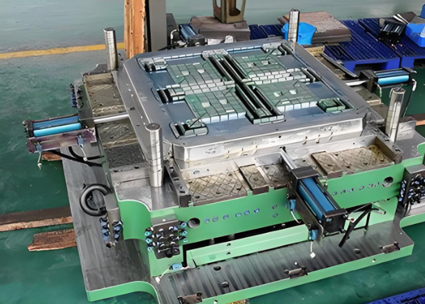 The Essential Role of Mold Maker in Plastic Pallet Production ...