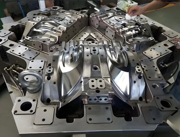 High-Quality Injection Molds for Automotive Interiors ...