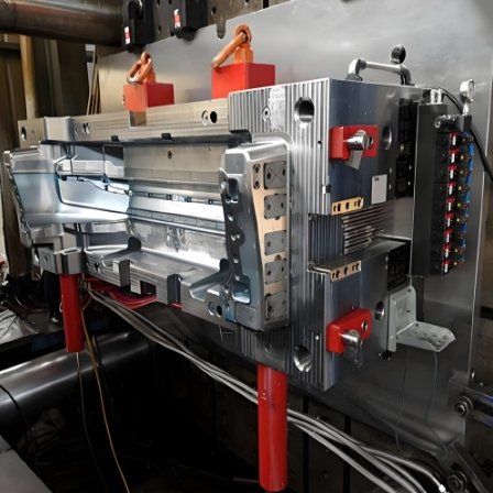 Precision Mold Making for Automotive Plastic Components ...